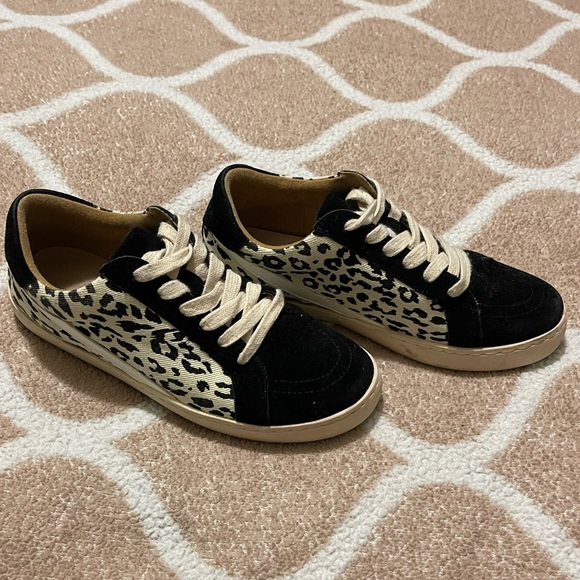Oasis | Shoes | Oasis Society Sneakers | Poshmark
